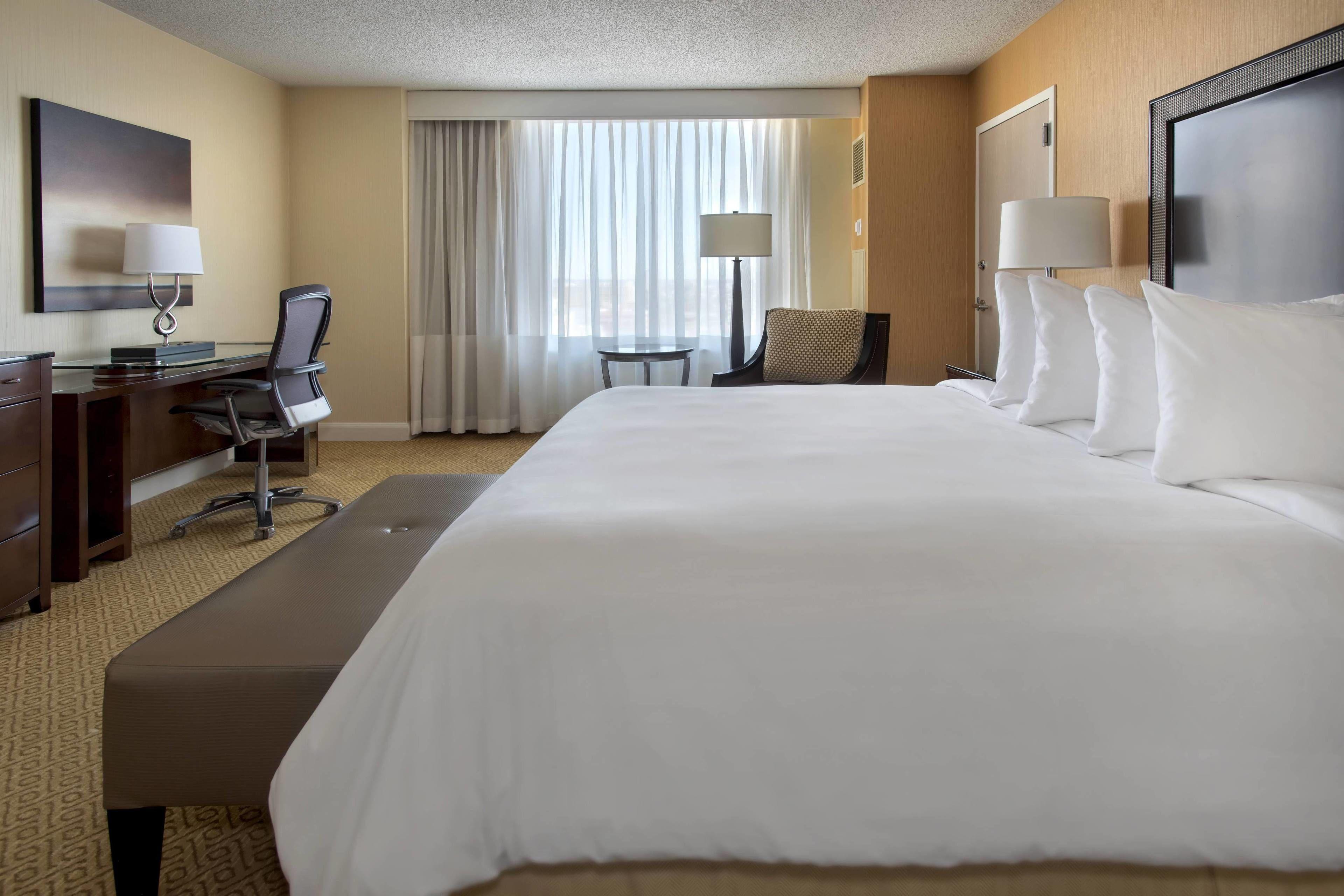 PHILADELPHIA MARRIOTT DOWNTOWN PHILADELPHIA | LOW RATES, NO HIDDEN FEES