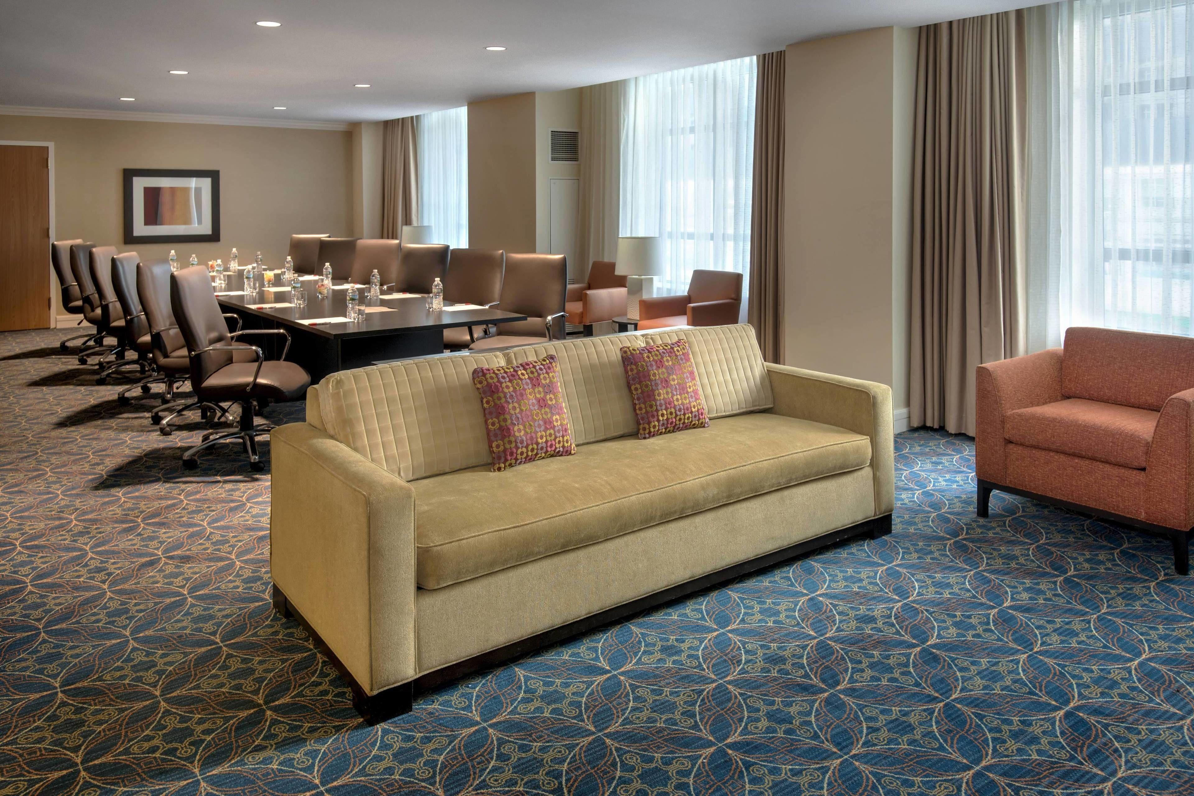 PHILADELPHIA MARRIOTT DOWNTOWN PHILADELPHIA | LOW RATES, NO HIDDEN FEES